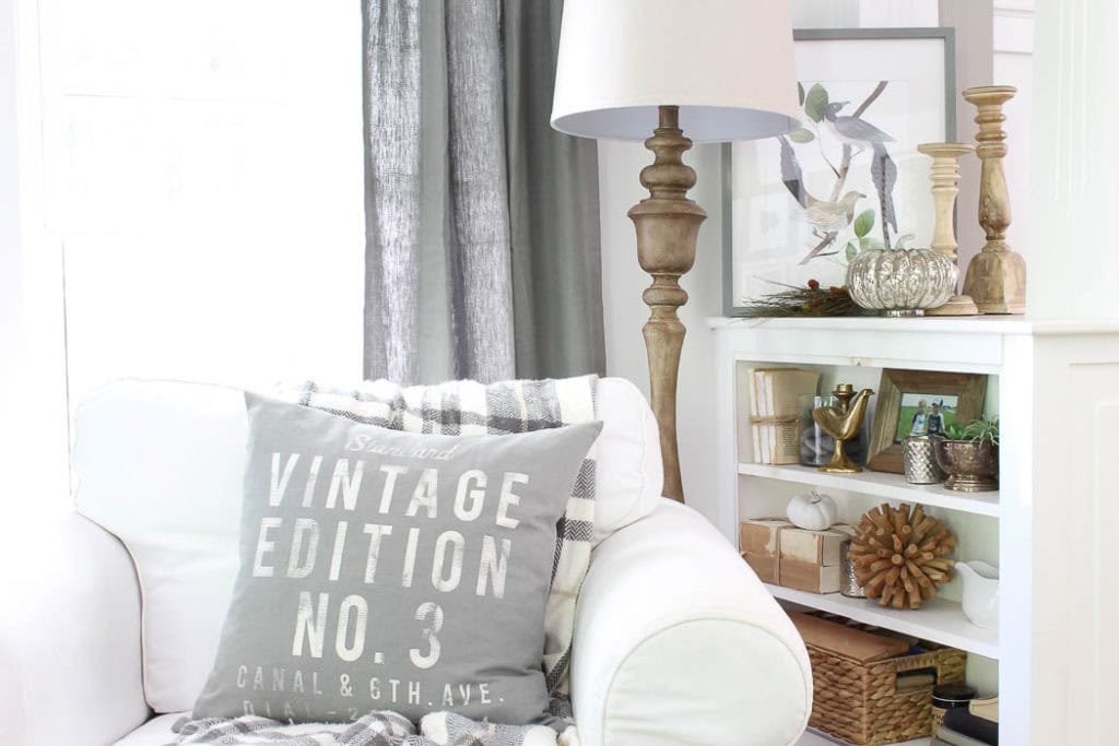 Fall Decorating Vignette - Rooms For Rent blog